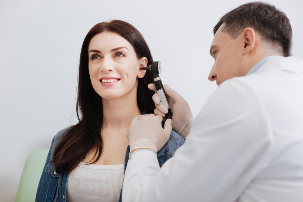 Urechi infundate: cauze, simptome, recomandari | MedLife